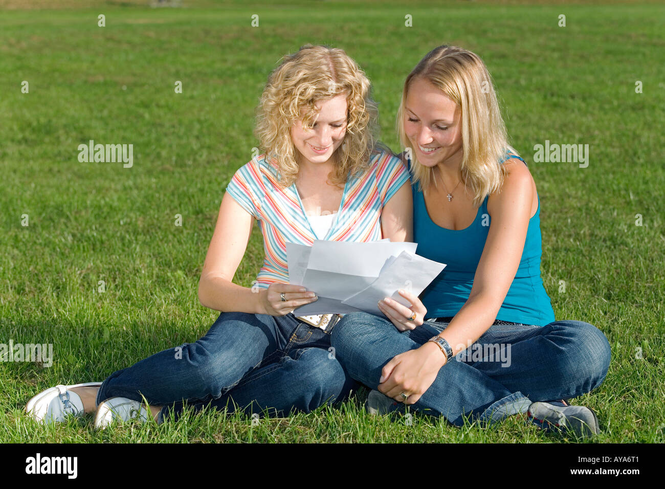 Woman reading love letter hi-res stock photography and images - Alamy