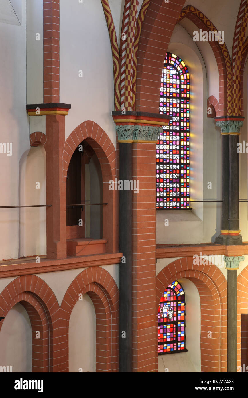 Sinzig, Pfarrkirche St. Peter, Blick von der Empore in den Chor Stock ...