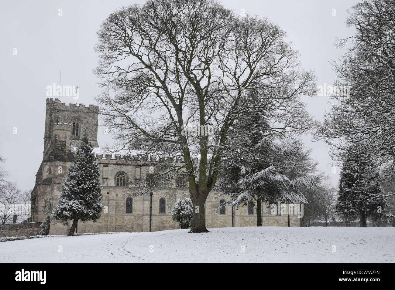 Dunstable priory church hi-res stock photography and images - Alamy