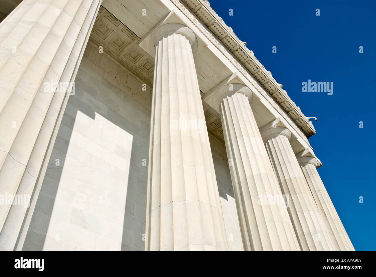 Columns of the Lincoln Memorial, Washington DC, on a clear day Stock ...