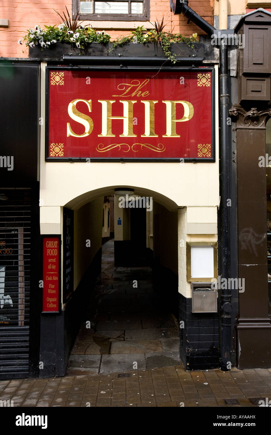 The Ship inn , Leeds , West Yorkshire , Uk Stock Photo - Alamy