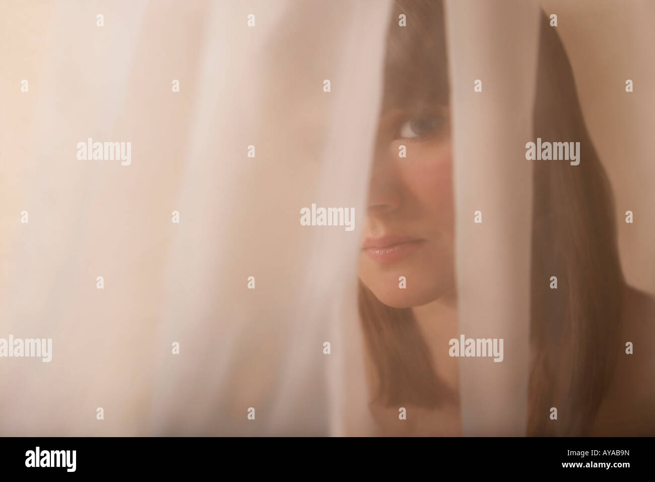 Hiding veils hi-res stock photography and images - Alamy