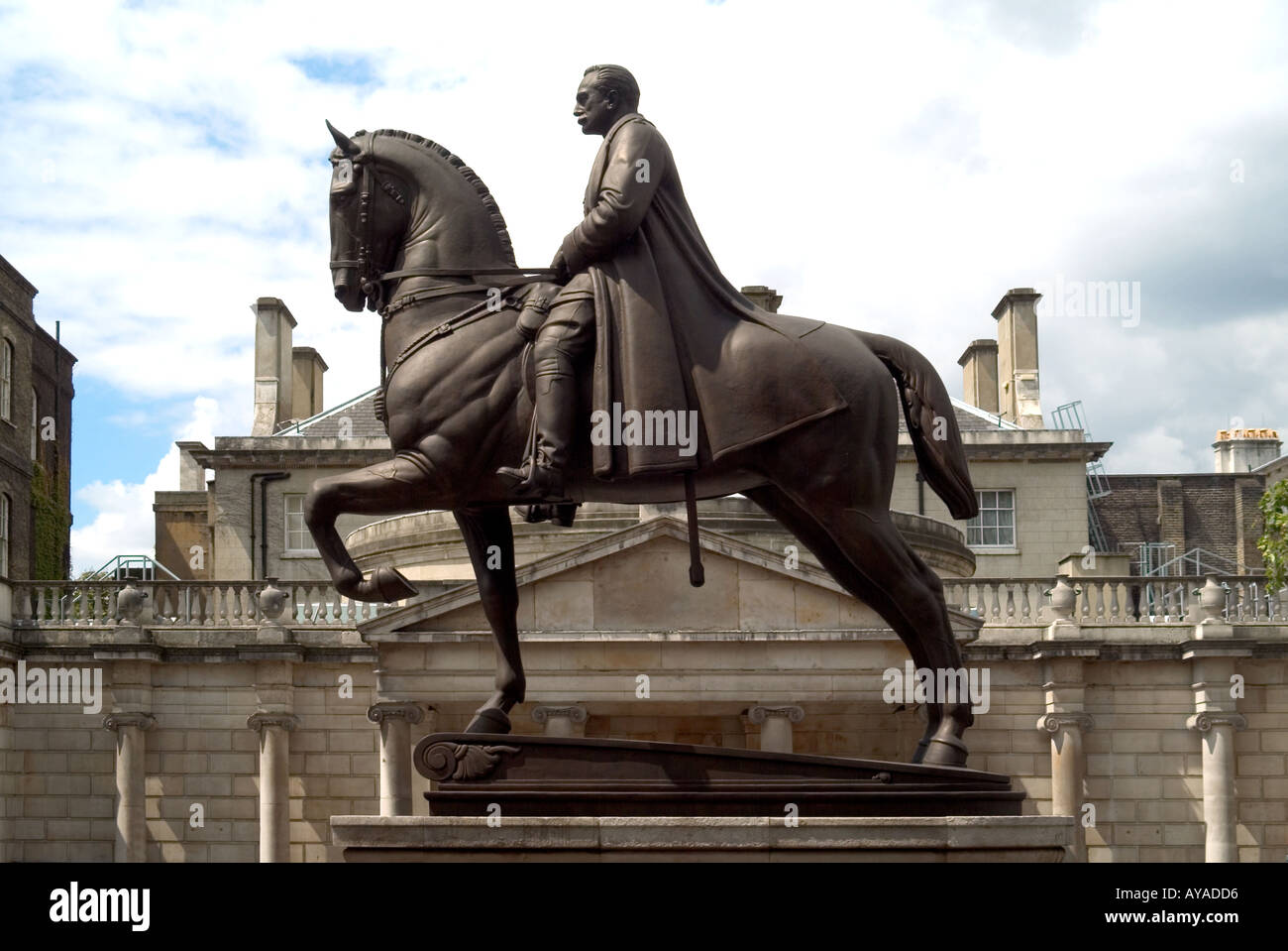 London Whitehall statue of Earl Haig on horseback Stock Photo - Alamy