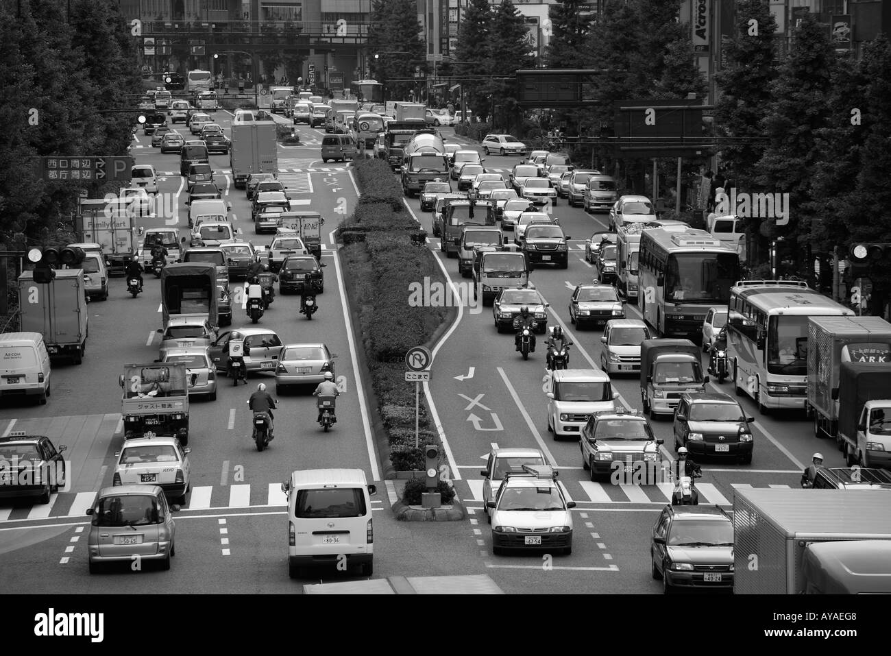 Asia Tokyo Japan Evening rush hour traffic in Shinkuku District Stock ...