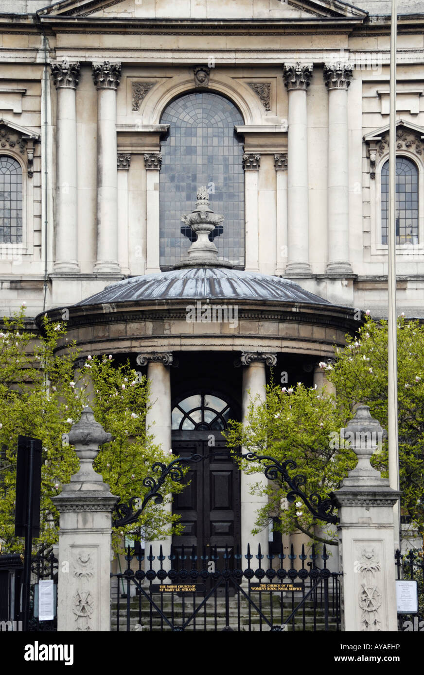 St mary le strand church hi-res stock photography and images - Alamy
