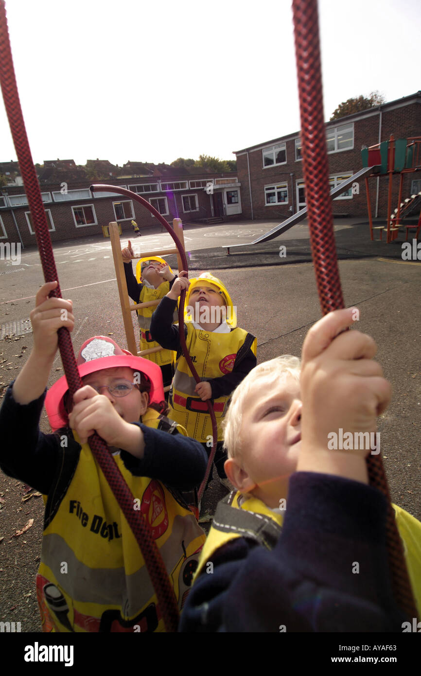 Fire drill and children hi-res stock photography and images - Alamy