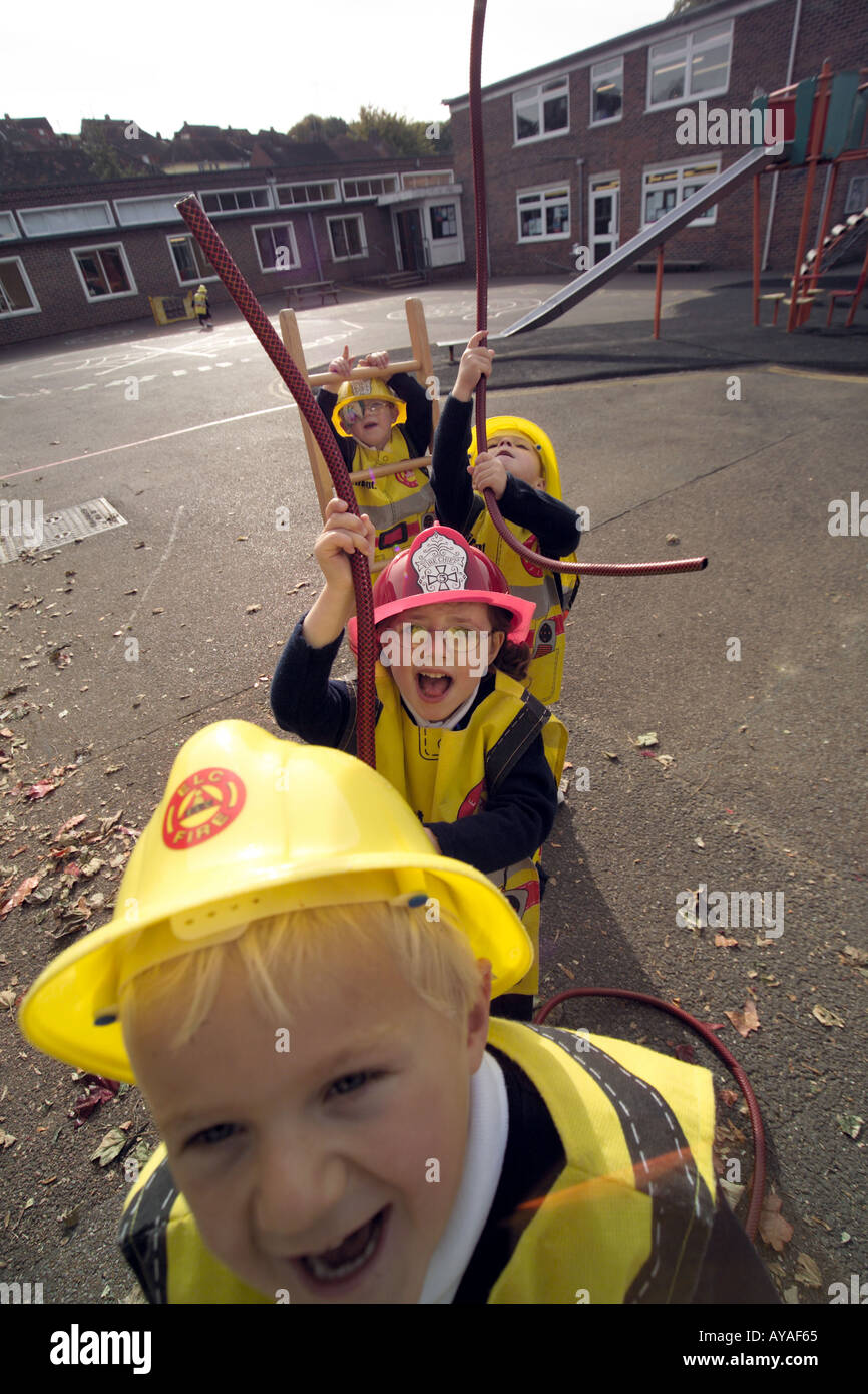 Fire drill and children hi-res stock photography and images - Alamy