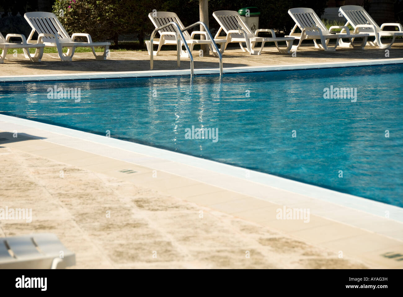 empty swimming pool Stock Photo - Alamy