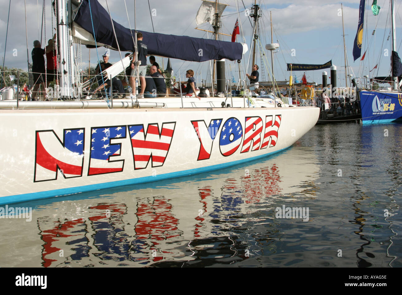 The new world 2005 ships hi-res stock photography and images - Alamy