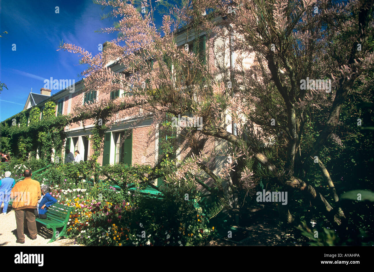 Monet giverny house exterior hi-res stock photography and images - Alamy
