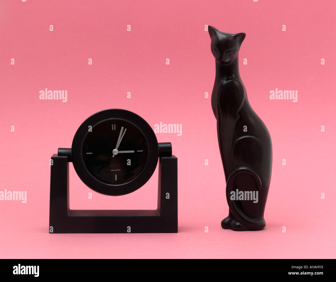 Black objects hi-res stock photography and images - Alamy