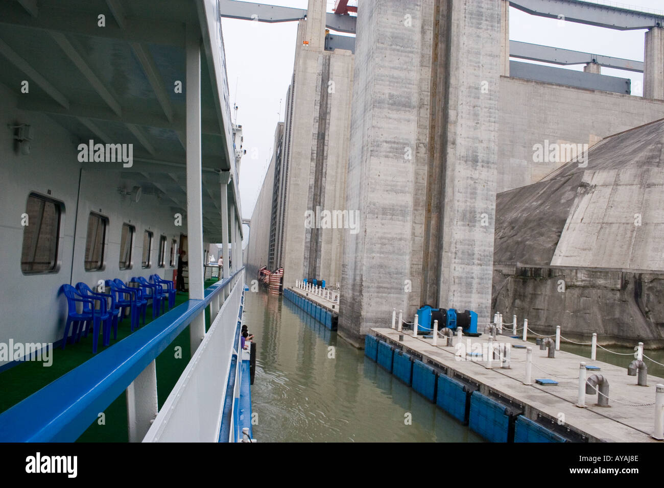 Shiplock hi-res stock photography and images - Alamy
