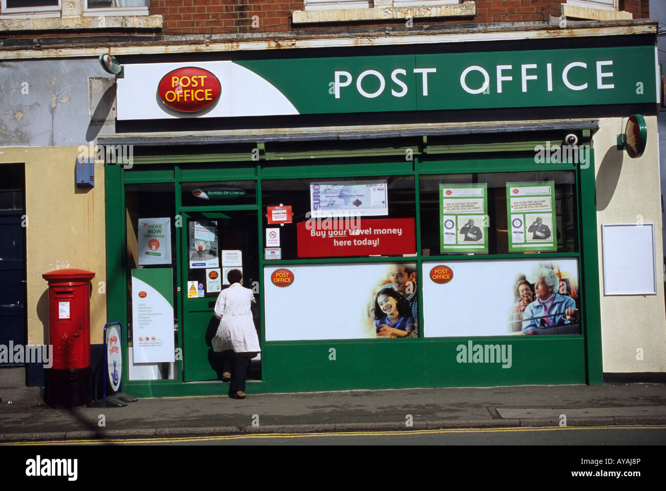 Royal mail post office hi-res stock photography and images - Alamy