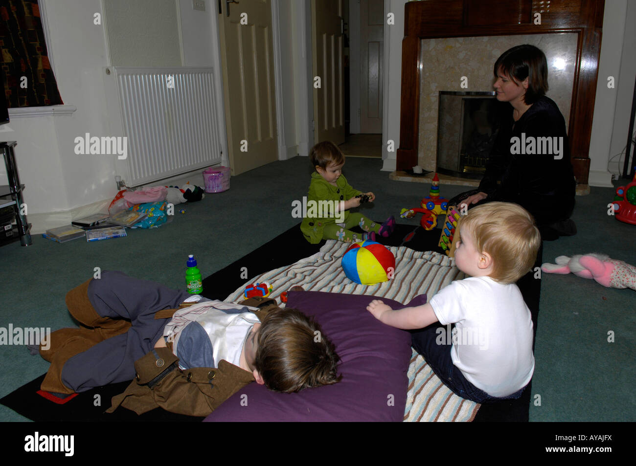 Lving with parents hi-res stock photography and images - Alamy