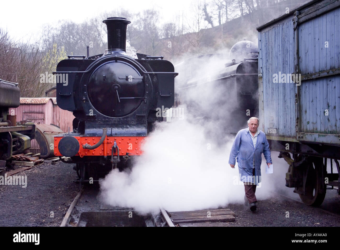 UK FOREST OF DEAN RAILWAY GREAT WESTERN RAILWAY 9681 PANNIER TANK ...