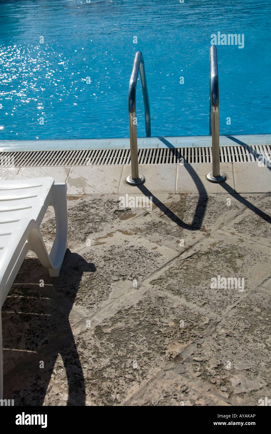 empty swimming pool Stock Photo - Alamy