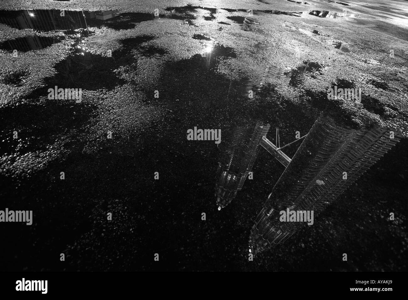 88 story towers hi-res stock photography and images - Alamy