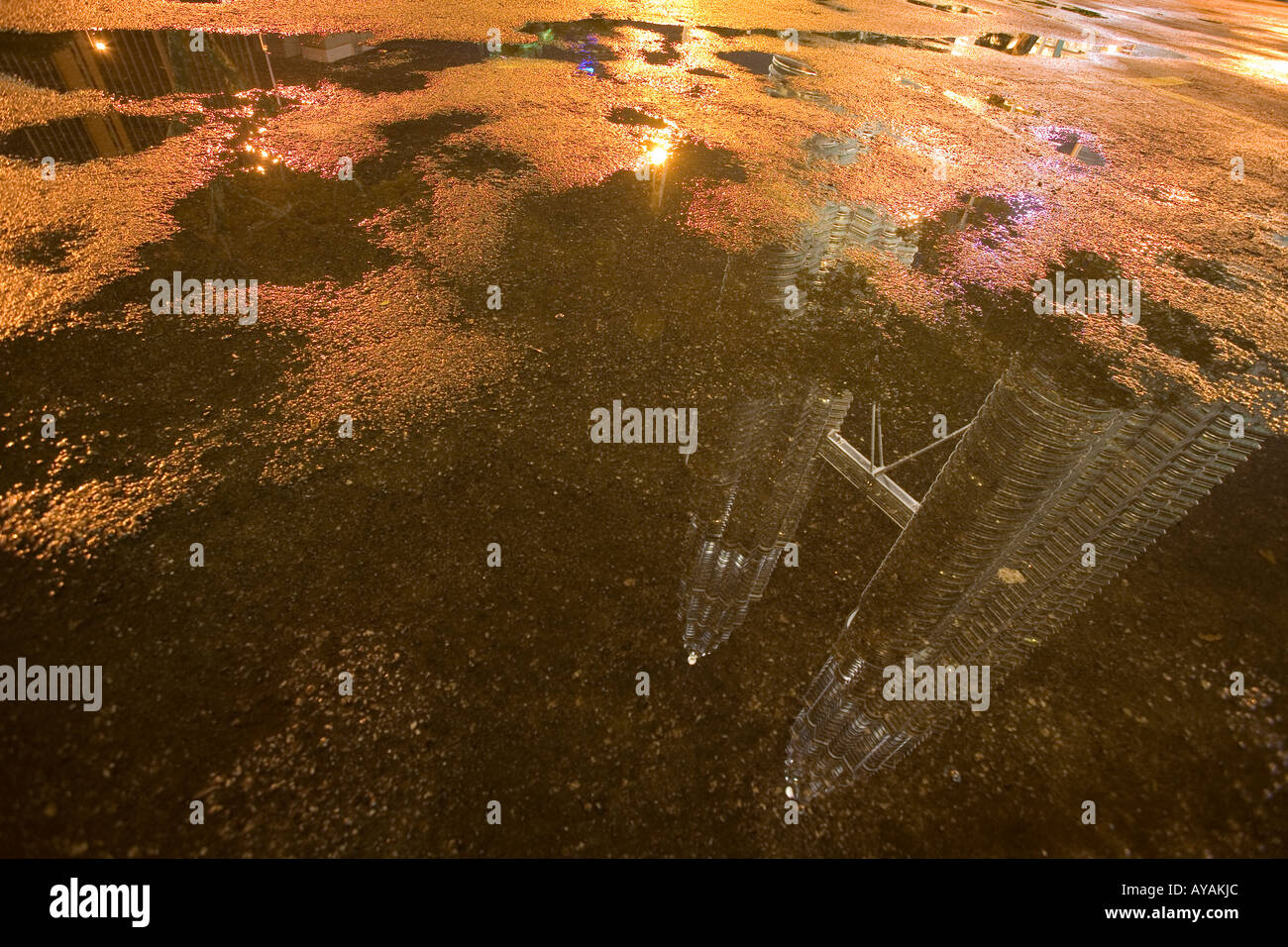 88 story towers hi-res stock photography and images - Alamy