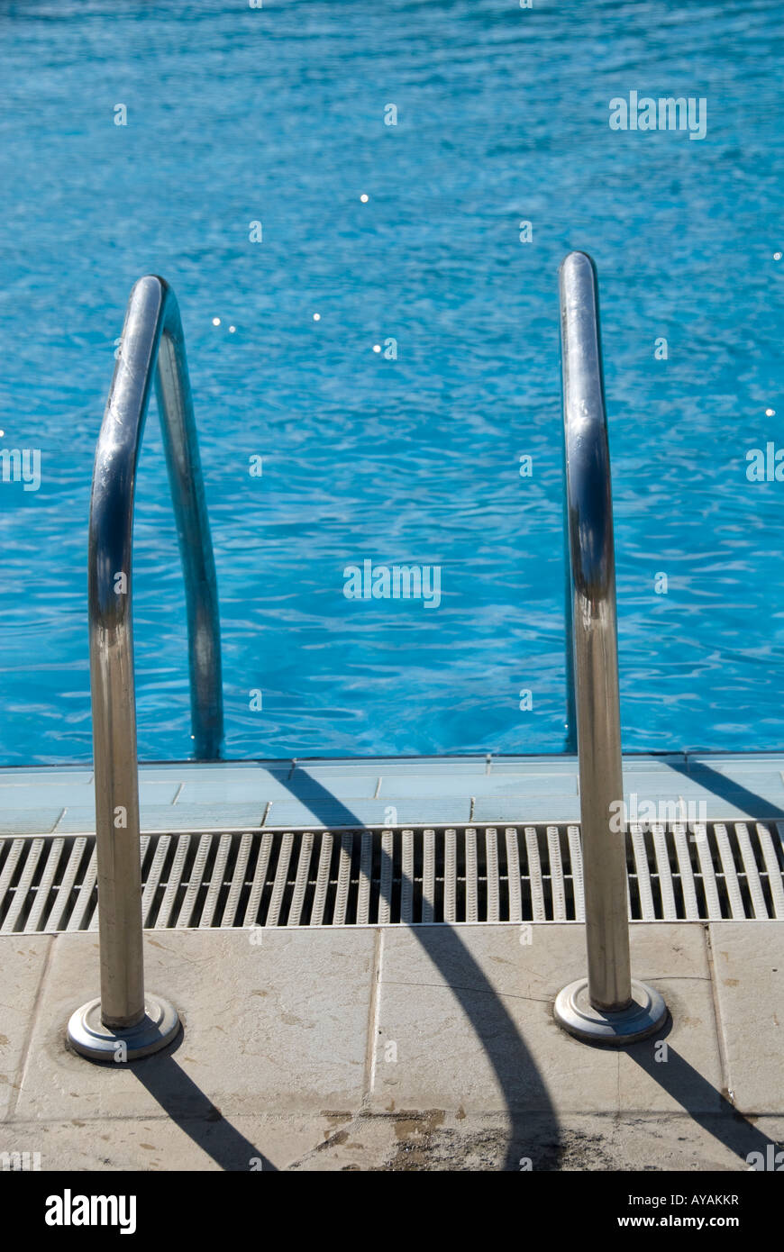 empty swimming pool Stock Photo - Alamy