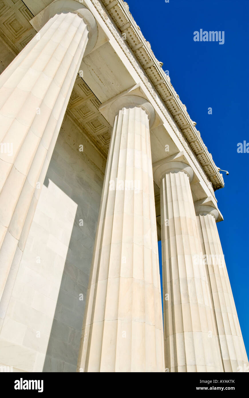 Columns of the Lincoln Memorial, Washington DC, with blue sky ...