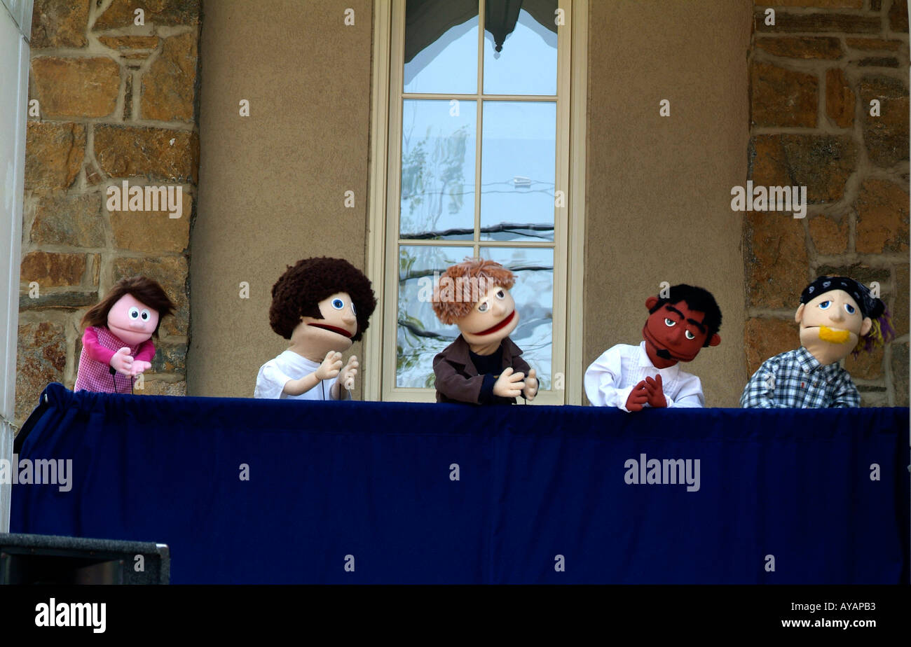 Puppeteer puppets hi-res stock photography and images - Alamy