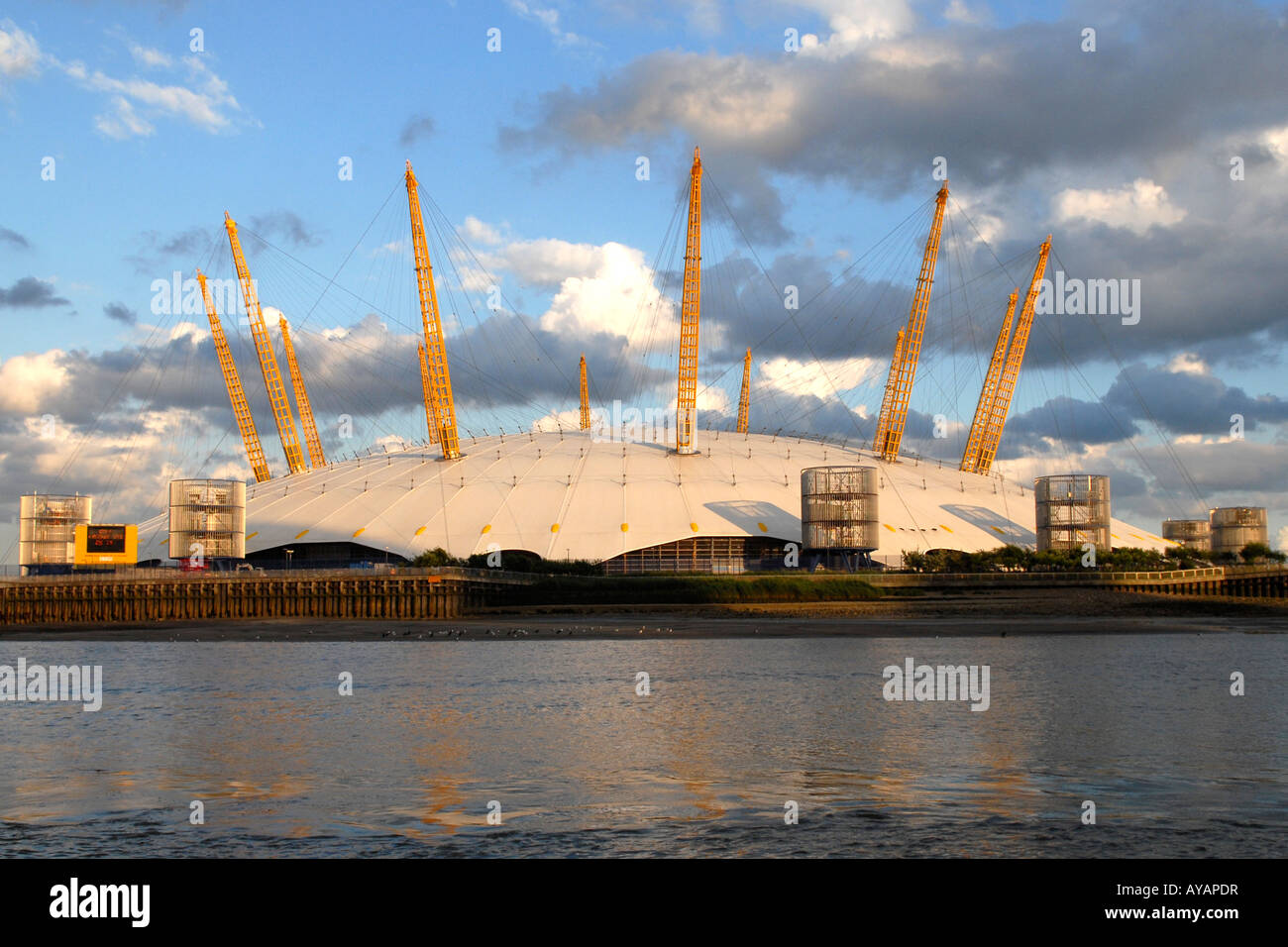 Study VII of the Millennium Dome , moder architecture of O2 Centre ...