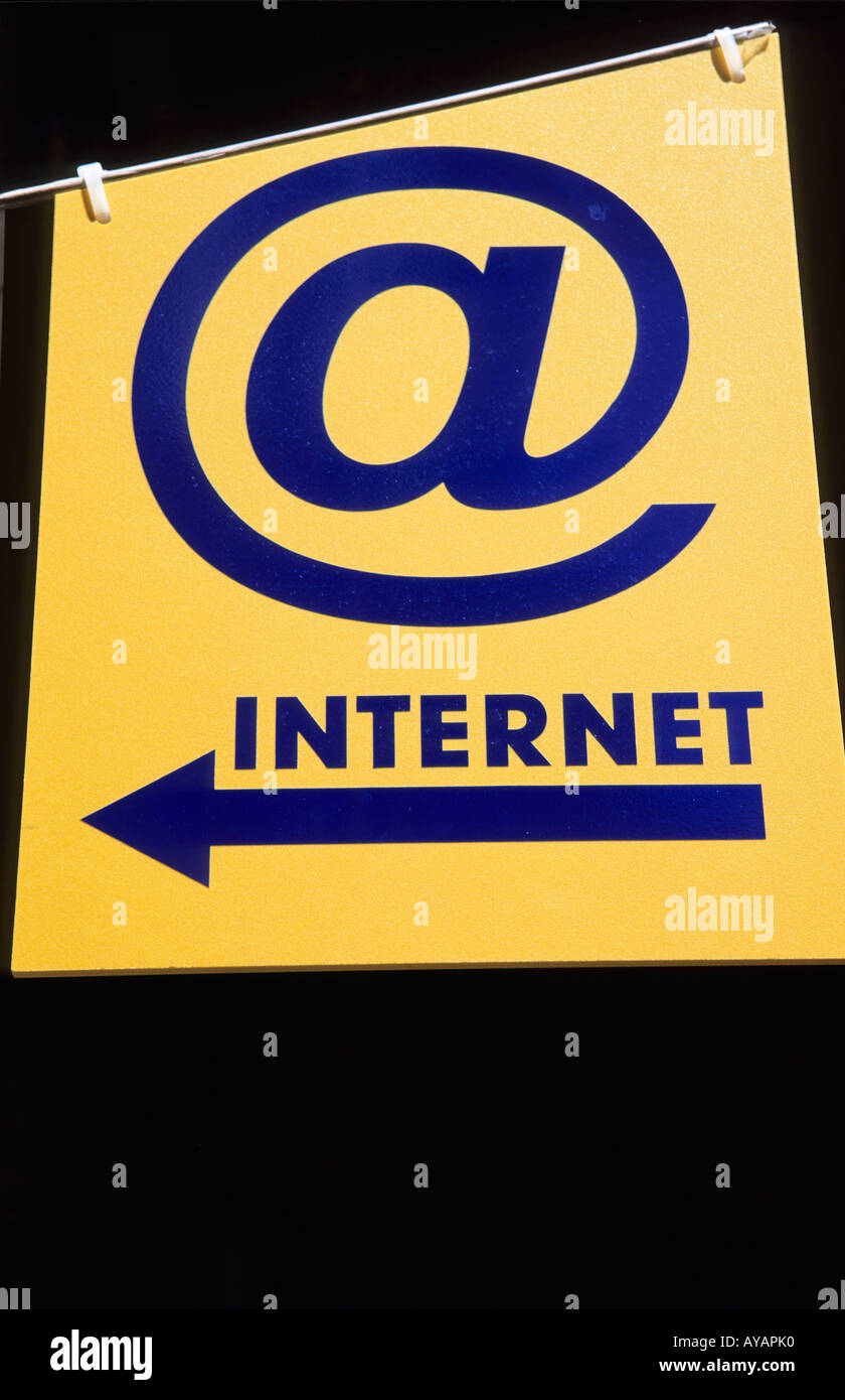 Internet café sign Cannareggio exterior Venice Stock Photo - Alamy