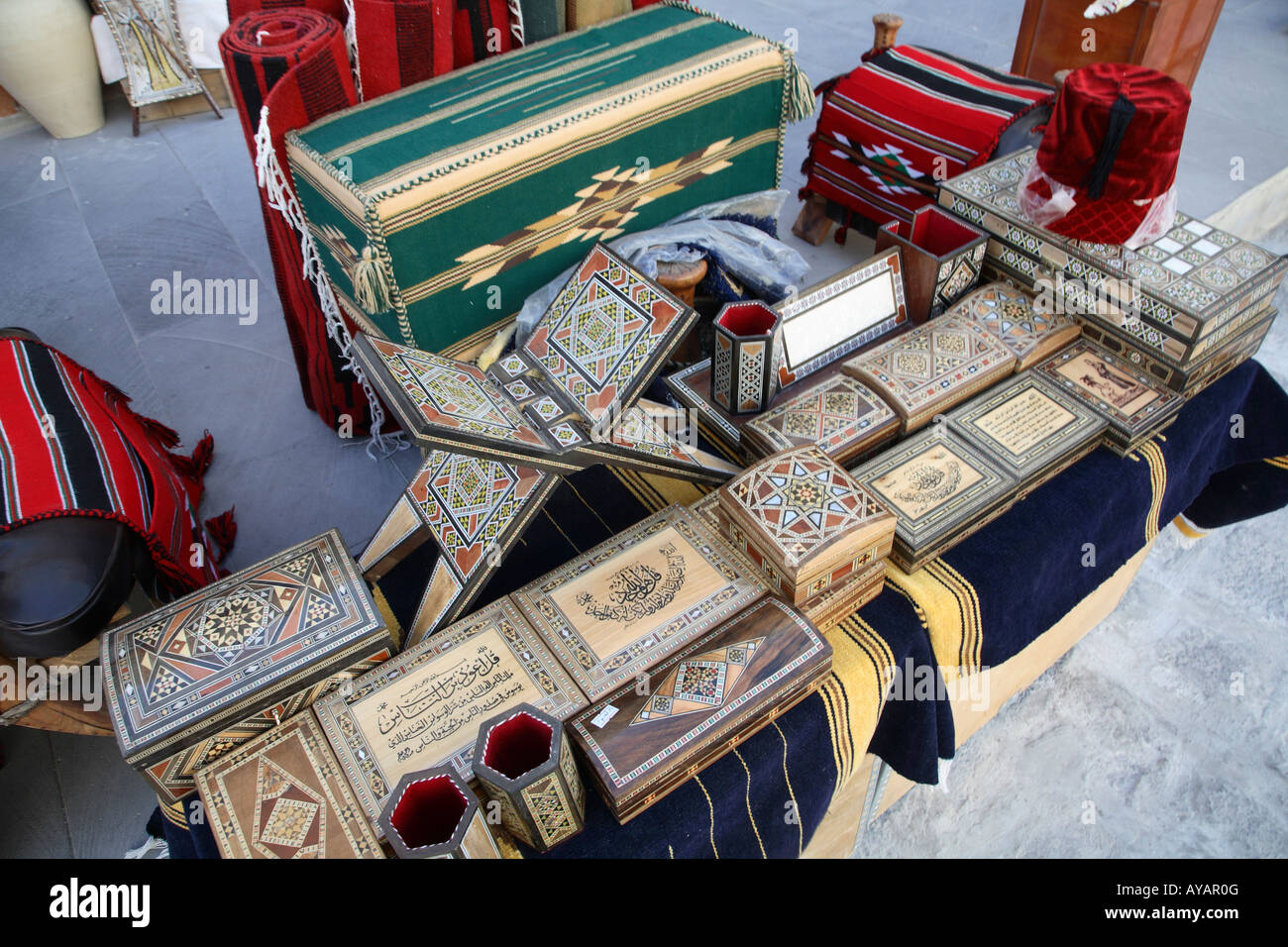 Qatar Doha Souq Waqif handicraft Stock Photo - Alamy