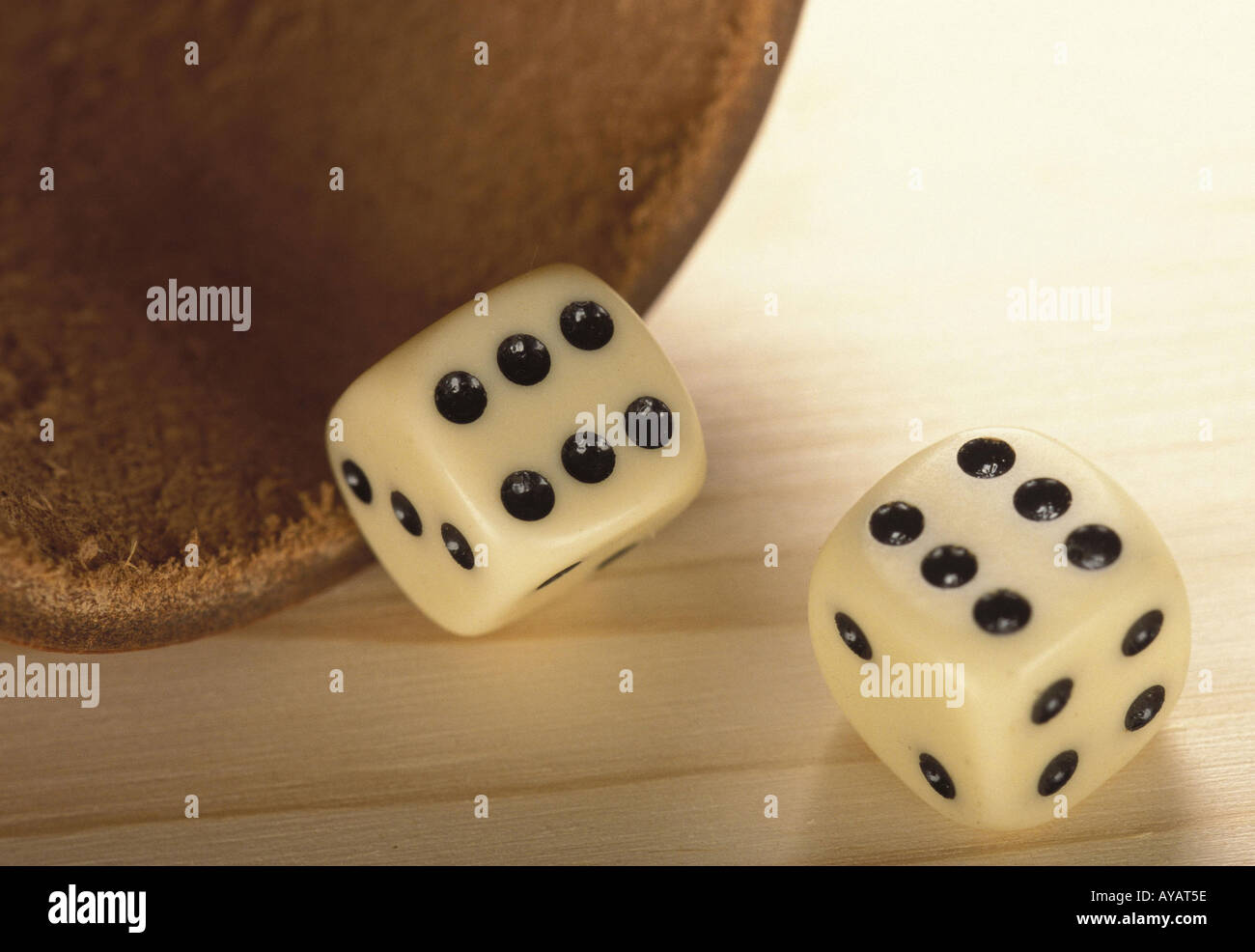 Zwei Wuerfel mit sechs Augen Stock Photo - Alamy