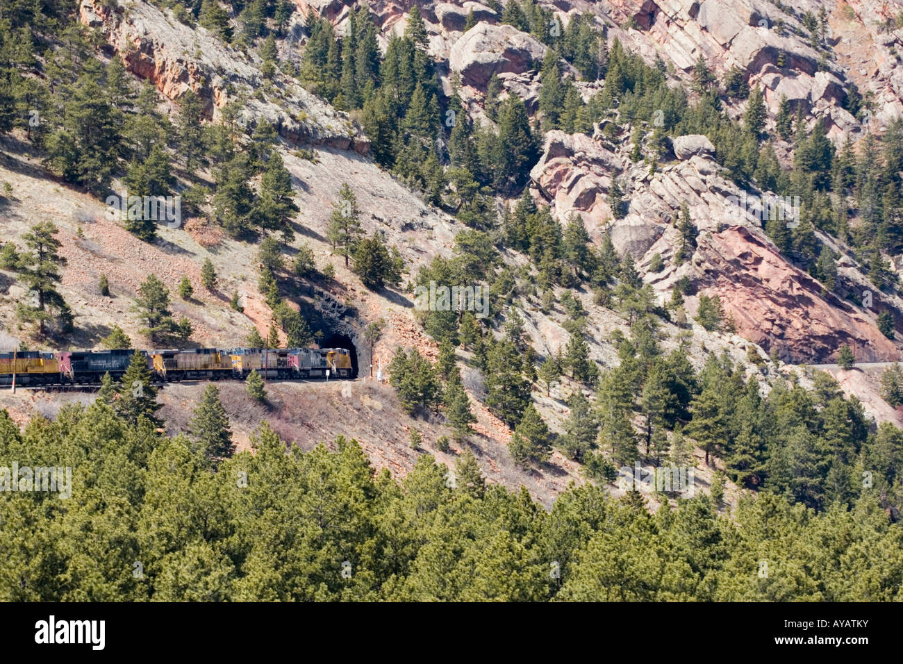 Train in tunnel hi-res stock photography and images - Alamy