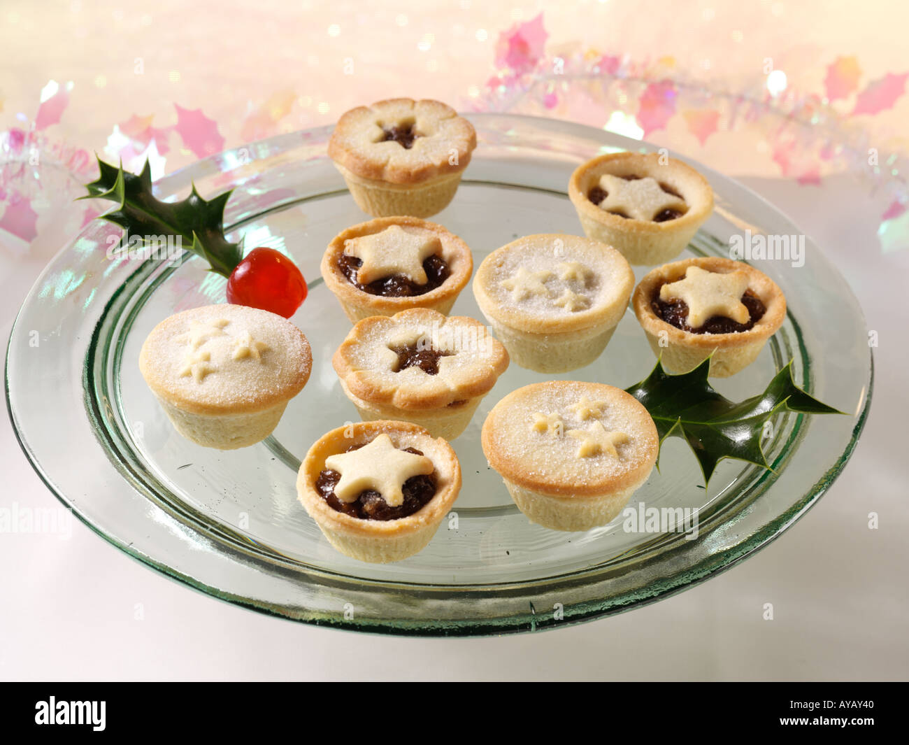Miniature xmas mince pies hi-res stock photography and images - Alamy
