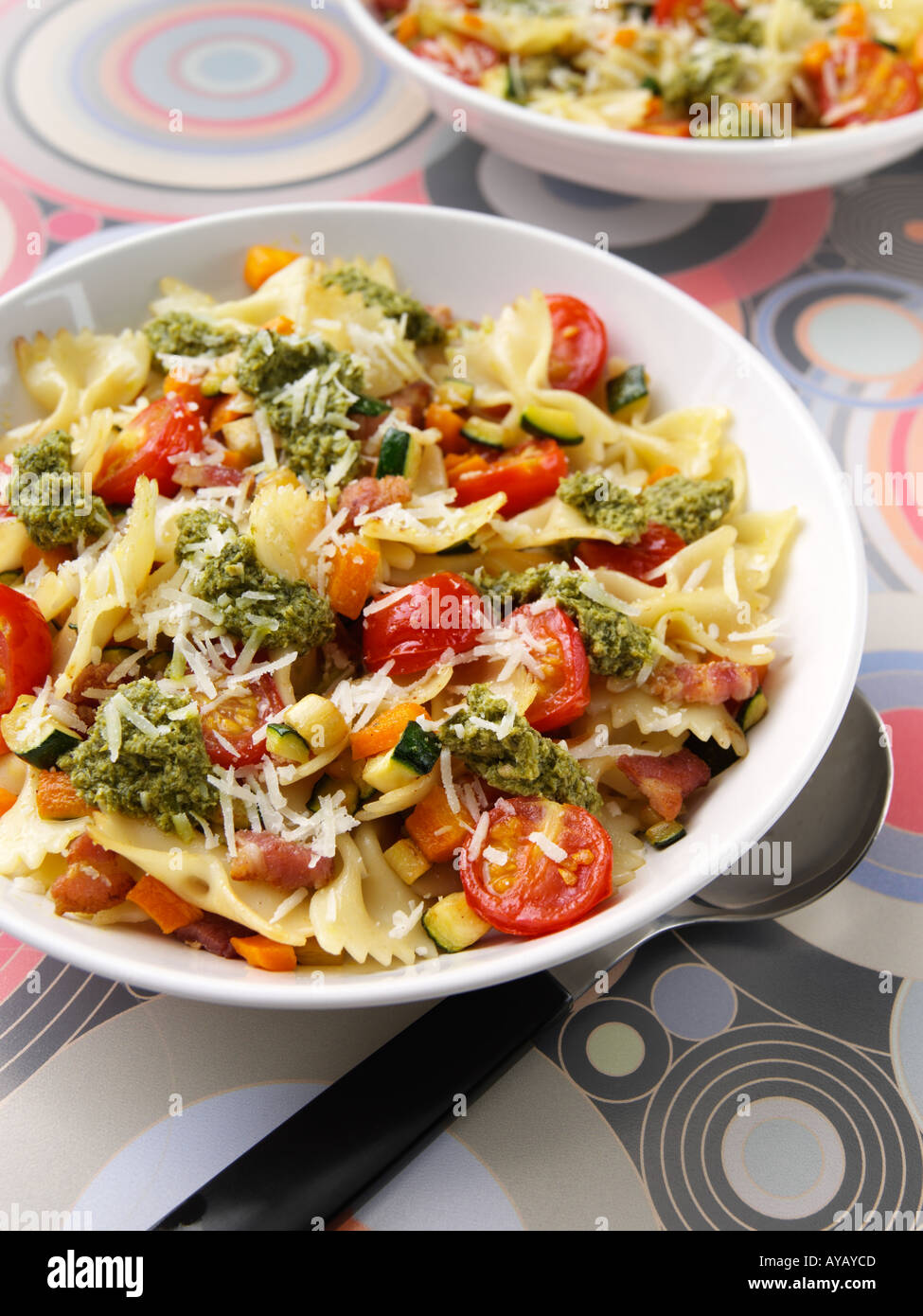 Bacon and cherry tomato pasta hi-res stock photography and images - Alamy