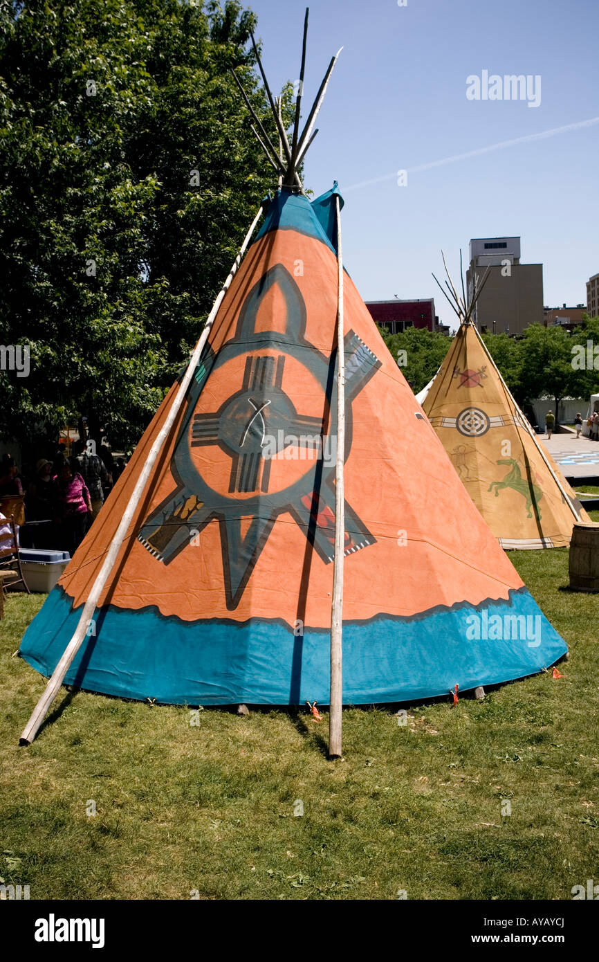 First peoples hi-res stock photography and images - Alamy