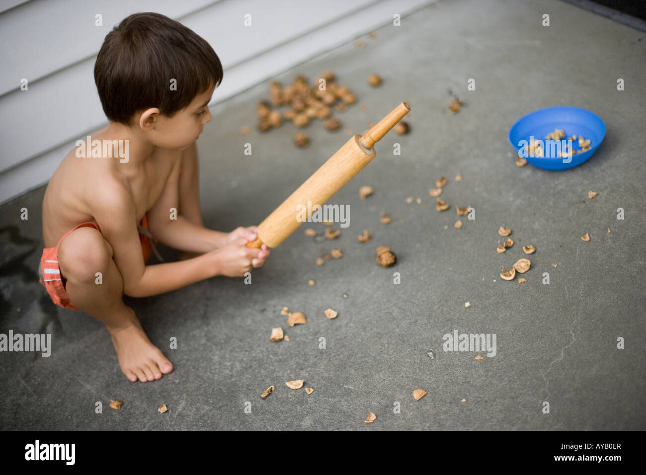 Cracking open hi-res stock photography and images - Alamy