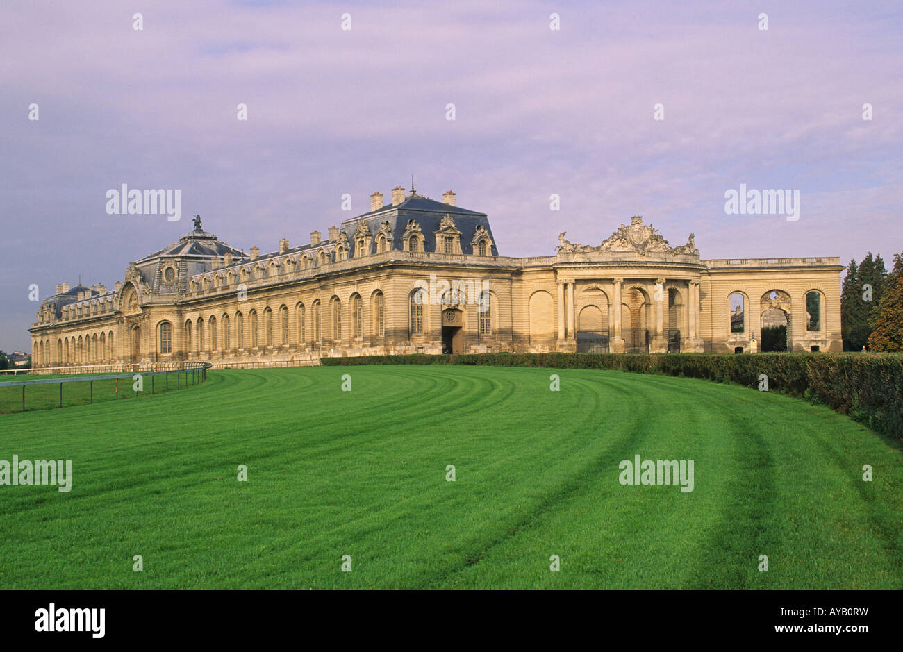 Chantilly horse racing hi-res stock photography and images - Alamy