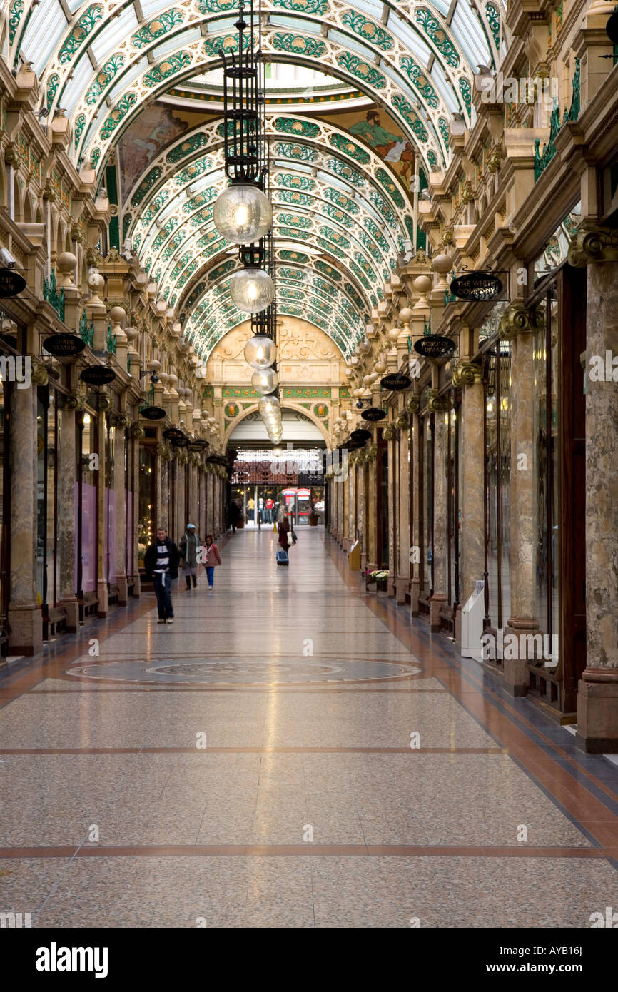 Leeds centre shops sign hi-res stock photography and images - Alamy