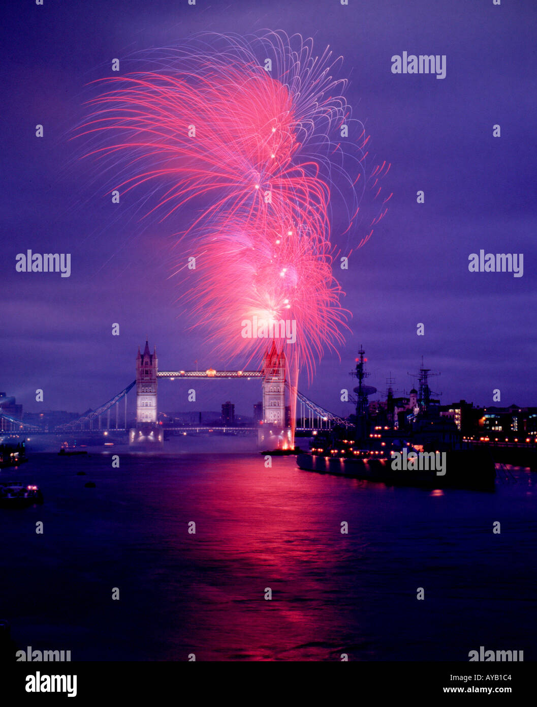 Tower bridge london night fireworks hi-res stock photography and images ...