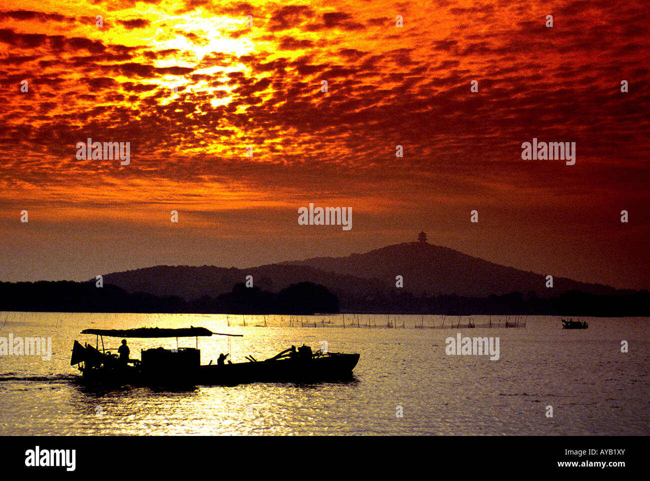 Tai hu hi-res stock photography and images - Alamy