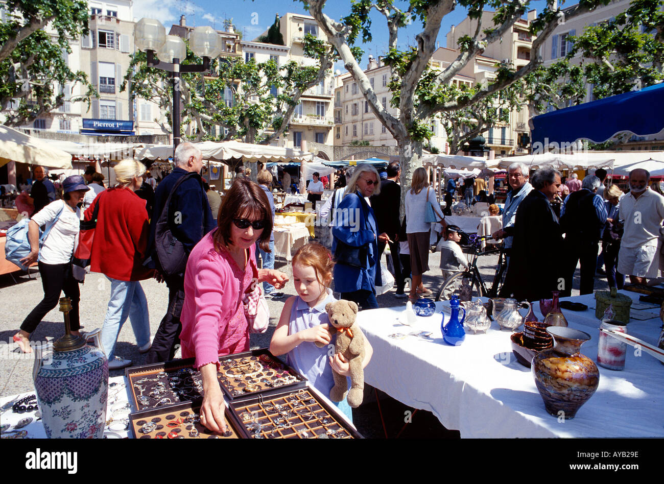 Antique and flea market in Cannes Stock Photo - Alamy