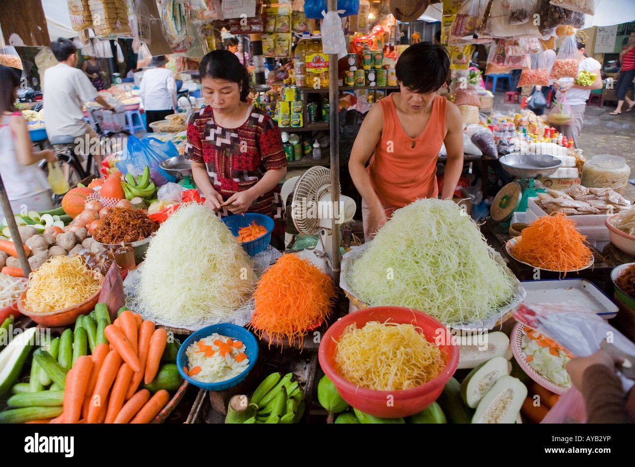 Vegetable sellers at markets in Hanoi Stock Photo - Alamy