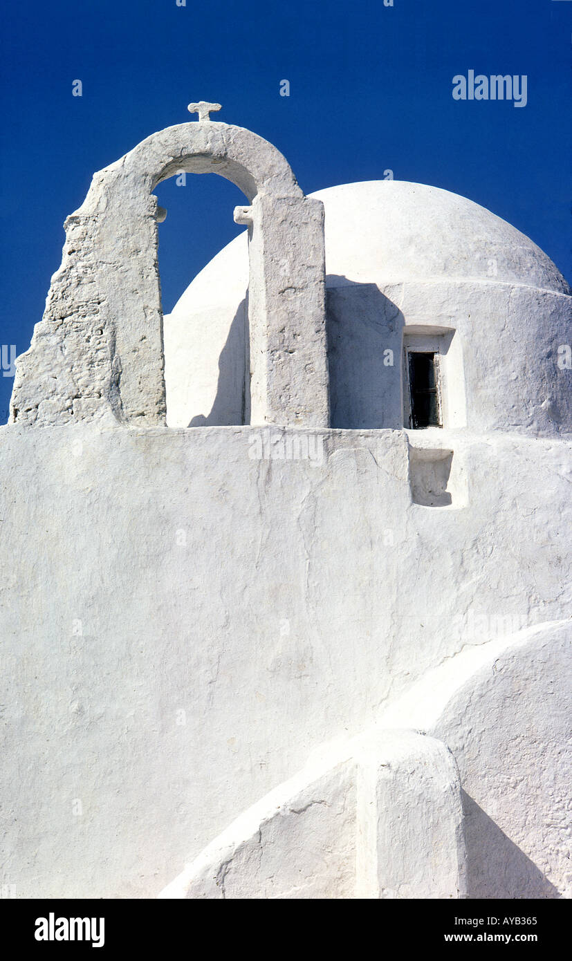 Curved domes greece hi-res stock photography and images - Alamy
