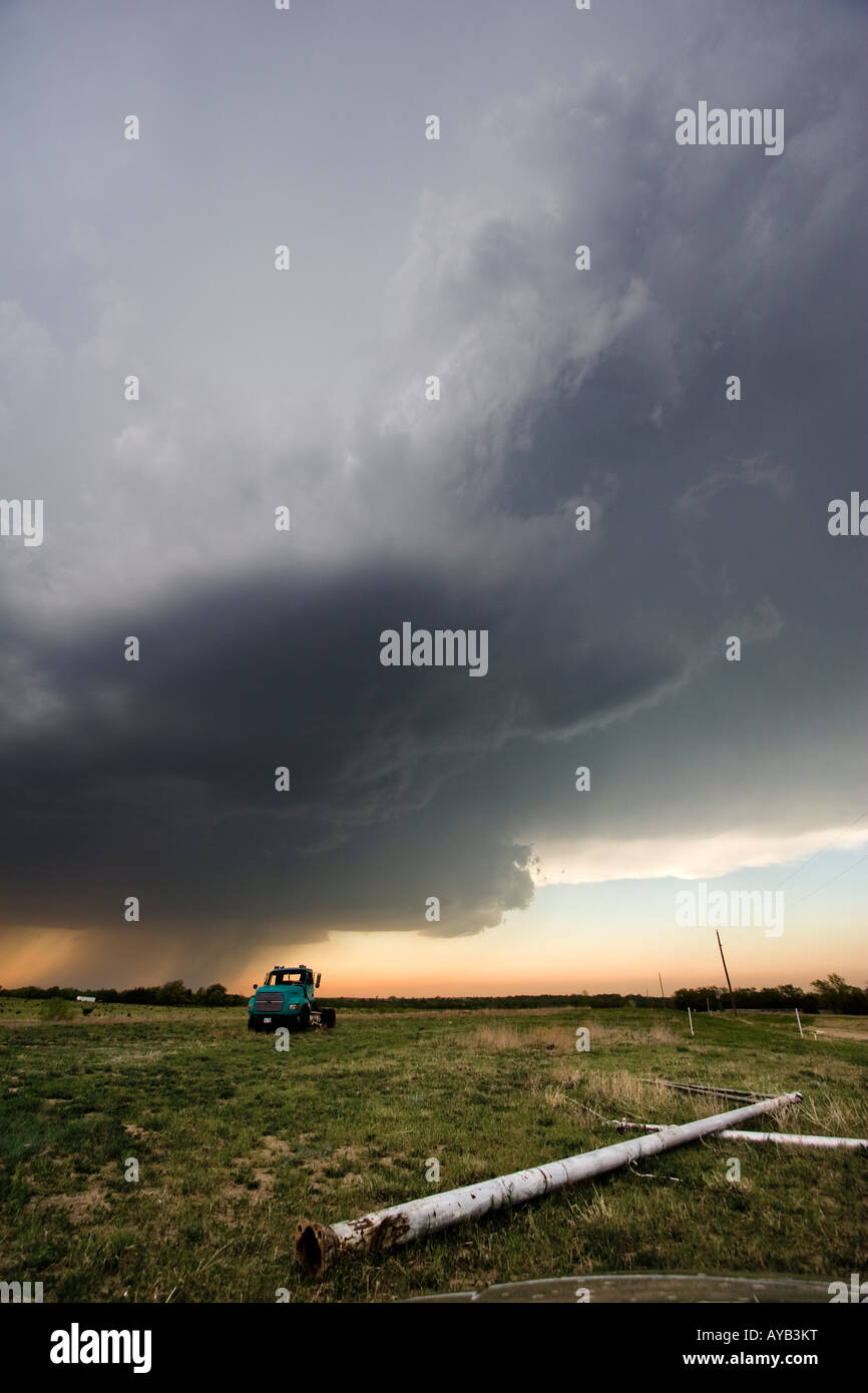 A developing supercell in rural Kansas April 23 2006 Stock Photo - Alamy