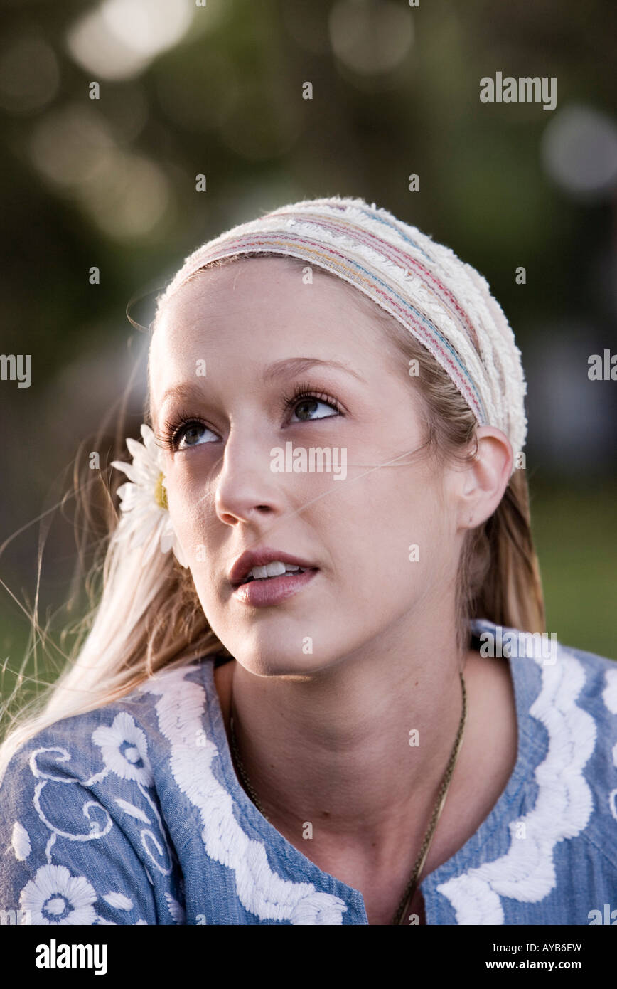 Teenager wearing headband hi-res stock photography and images - Alamy