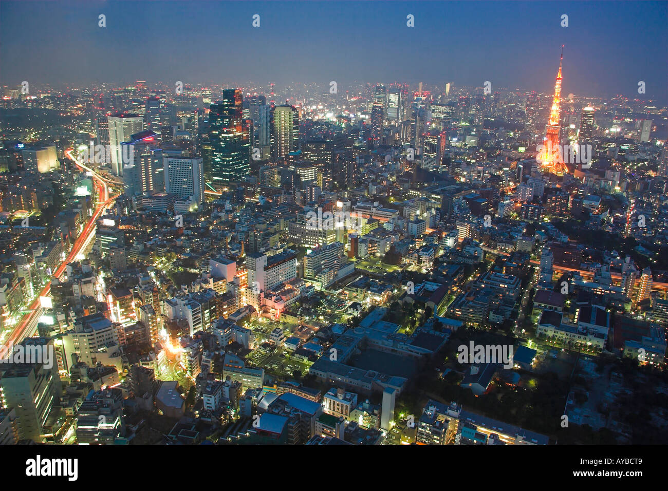 Japan tokyo city roppongi hi-res stock photography and images - Alamy