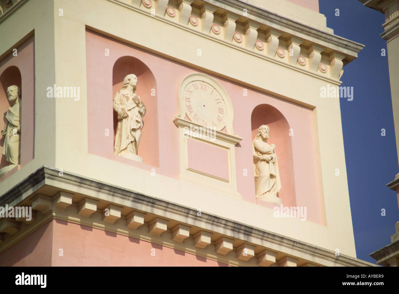 French Colonial Architecture, Pondicherry, South India Stock Photo - Alamy