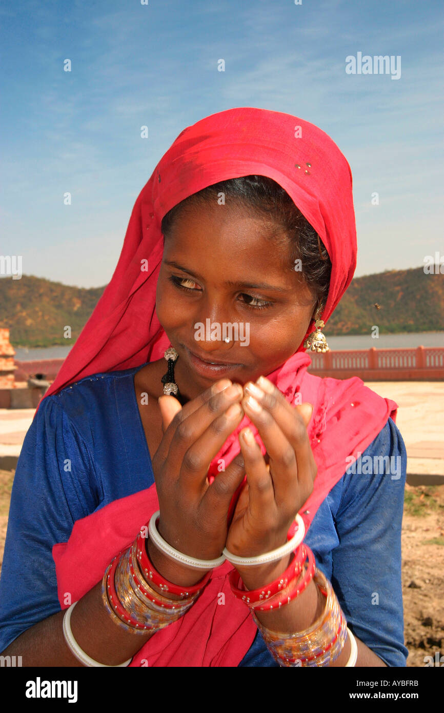 Rajasthani girl at the Jal Mahal, Jaipur, India Stock Photo - Alamy