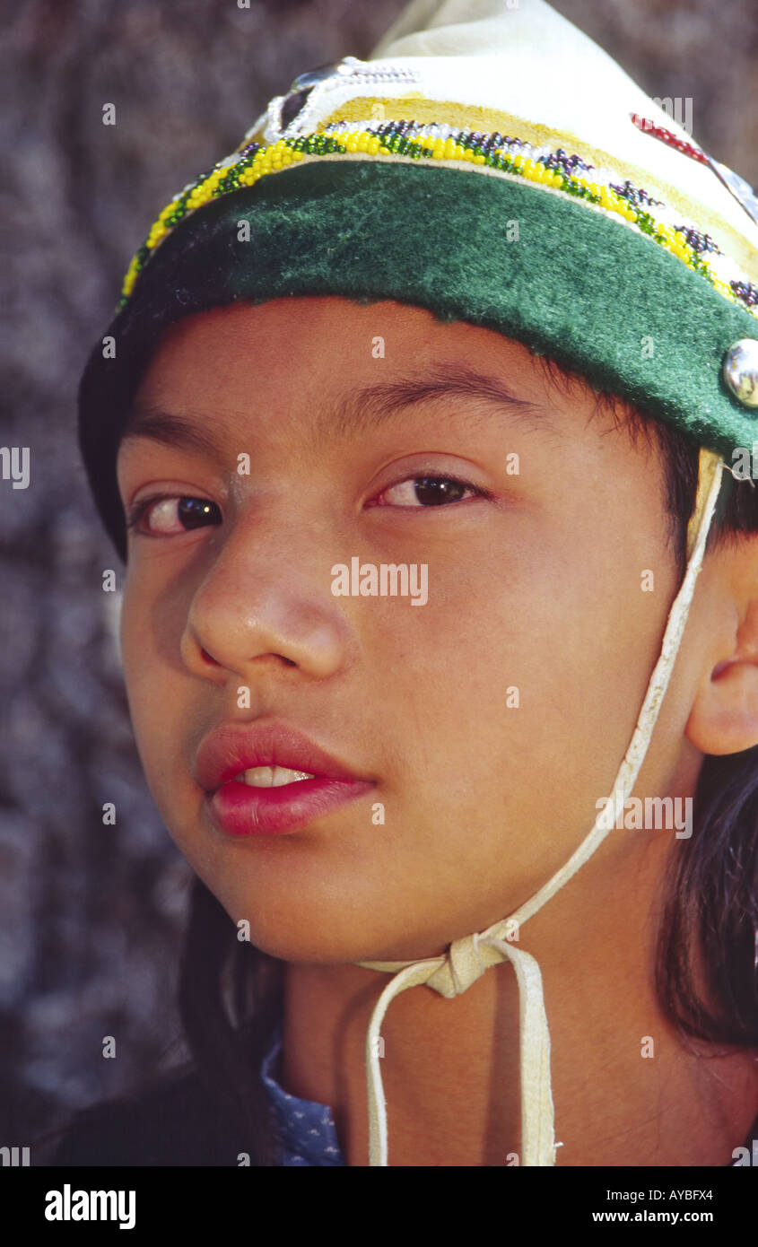 Native american indian teen boy hi-res stock photography and images - Alamy