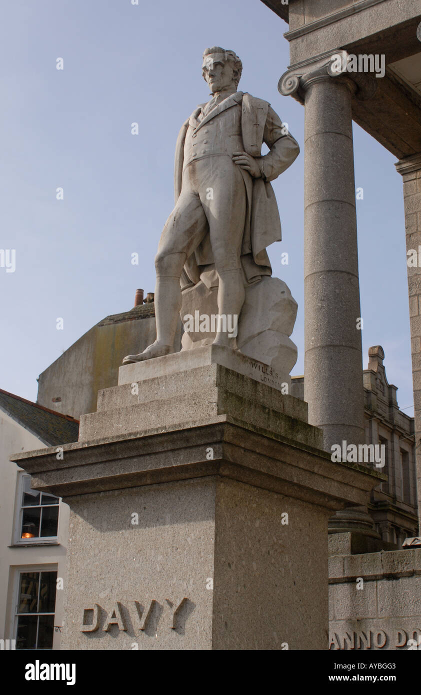Humphry davy statue penzance hi-res stock photography and images - Alamy