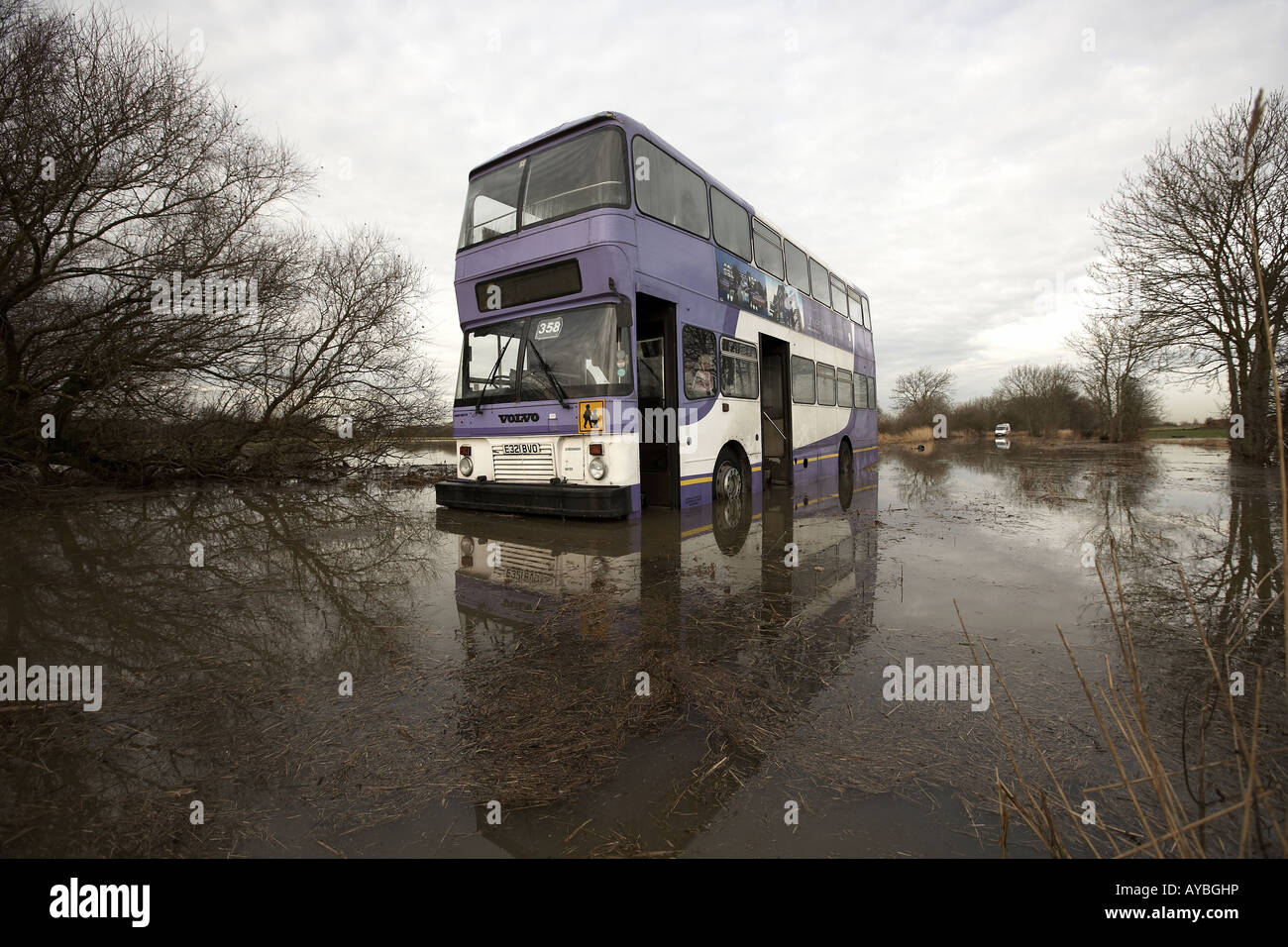 22nd Jan 2008 Double decker bus trapped in flood waters near Wressle ...