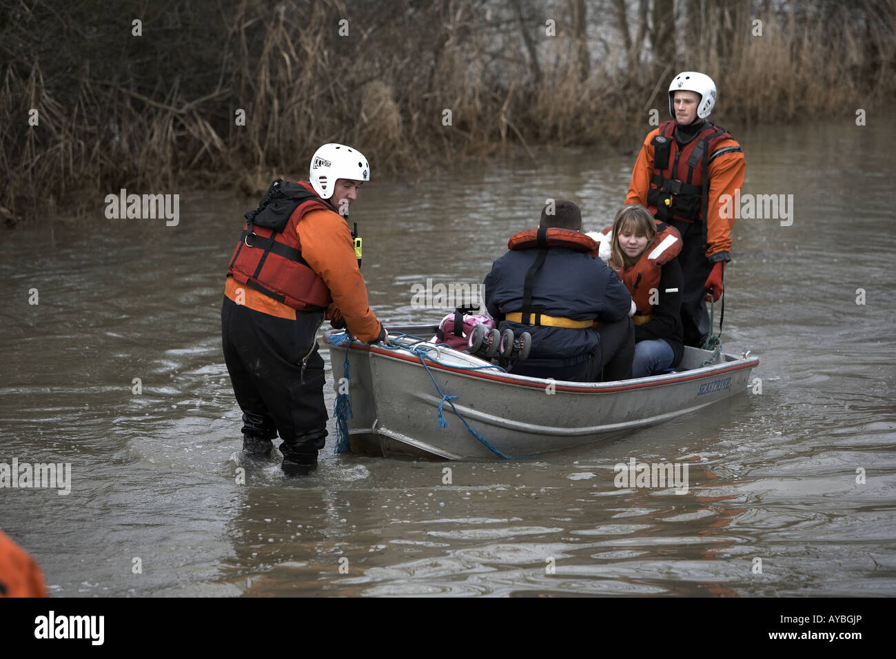 Rescue boat in flood hi-res stock photography and images - Alamy